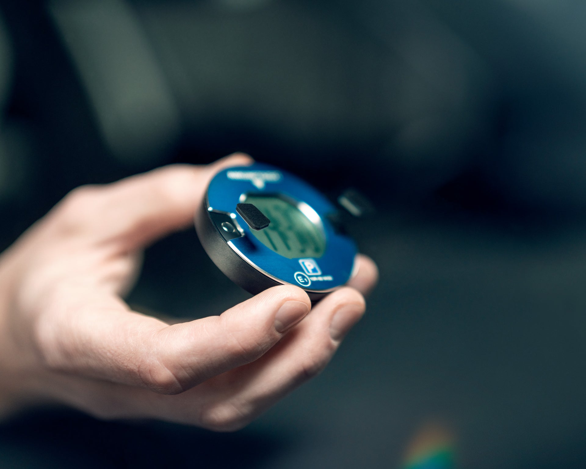 P-DISC NO1 - Automatically sets your parking time